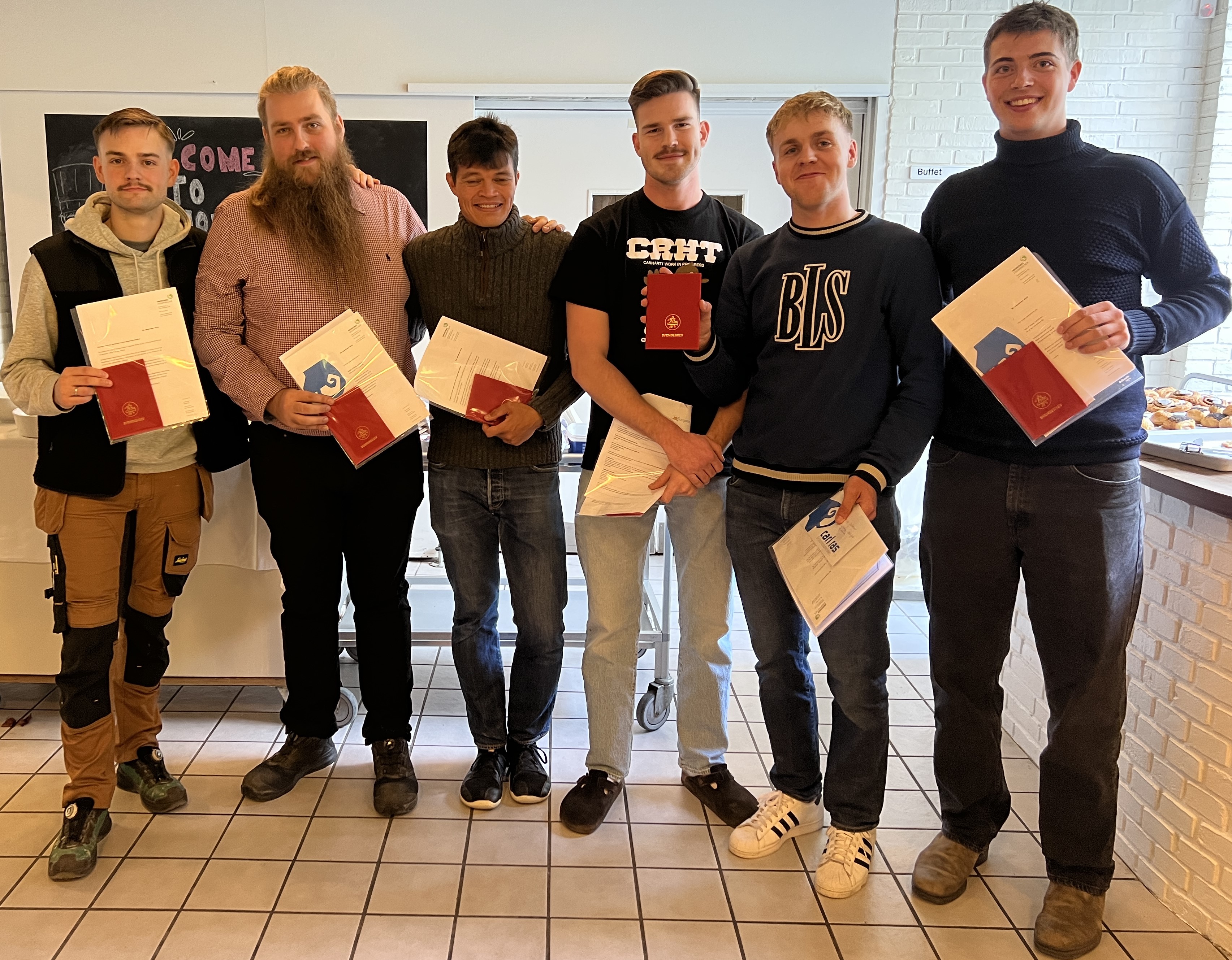 Sig et stort tillykke til de unge svende, som har fået deres svendebrev ...