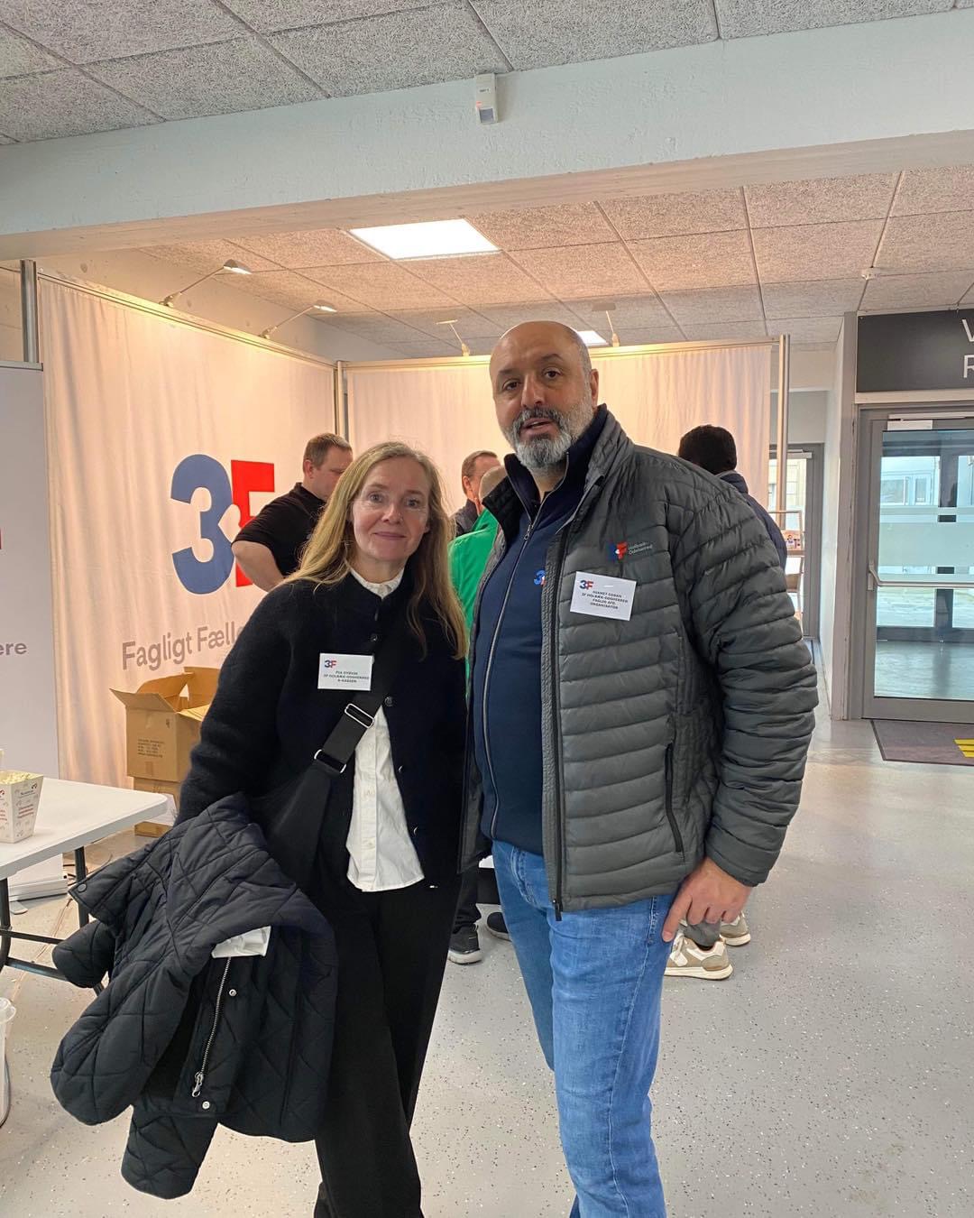 A-kassen ved Pia Dybvik og organisator Hikmet Coban på Jobmesse - 3F